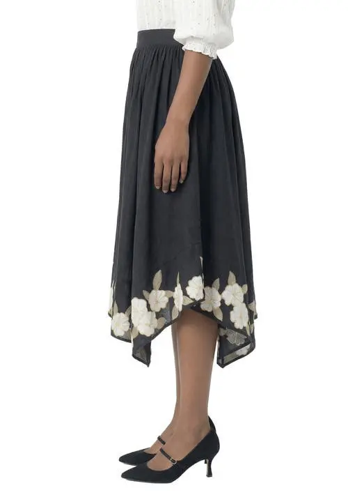 AREA STARS Black Floral-hem Midi Skirt