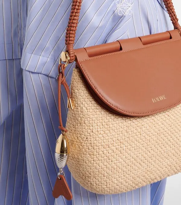Loewe Pescador Medium Raffia Shoulder Bag - Beige
