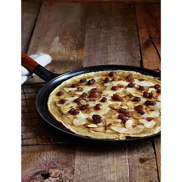 STAUB Round Cast-iron Pancake Pan With Wooden Handle