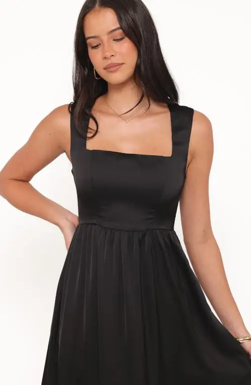 PETAL & PUP Elania Maxi Dress