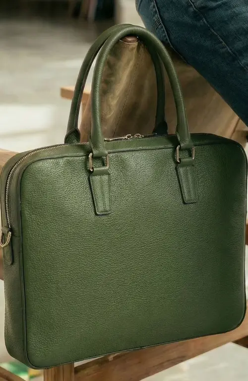 TUSK Chet Slim Briefcase In Italian Pebble Grain Leather - Forest