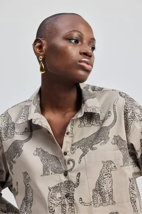 REISTOR Oversized Cropped Button-down Shirt With Animal Print