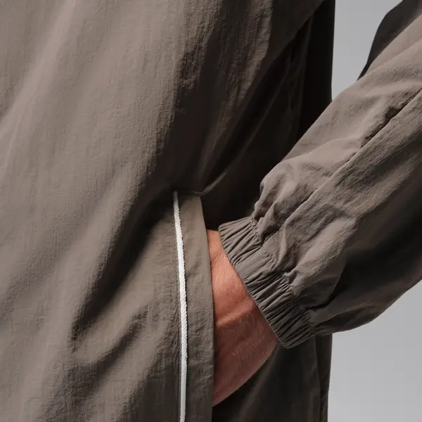 JORDAN Brooklyn Lightweight Shell Jacket