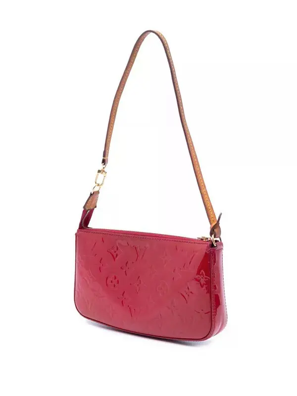 LOUIS VUITTON Monogram Vernis Pochette Accessoires Shoulder Bag - Red