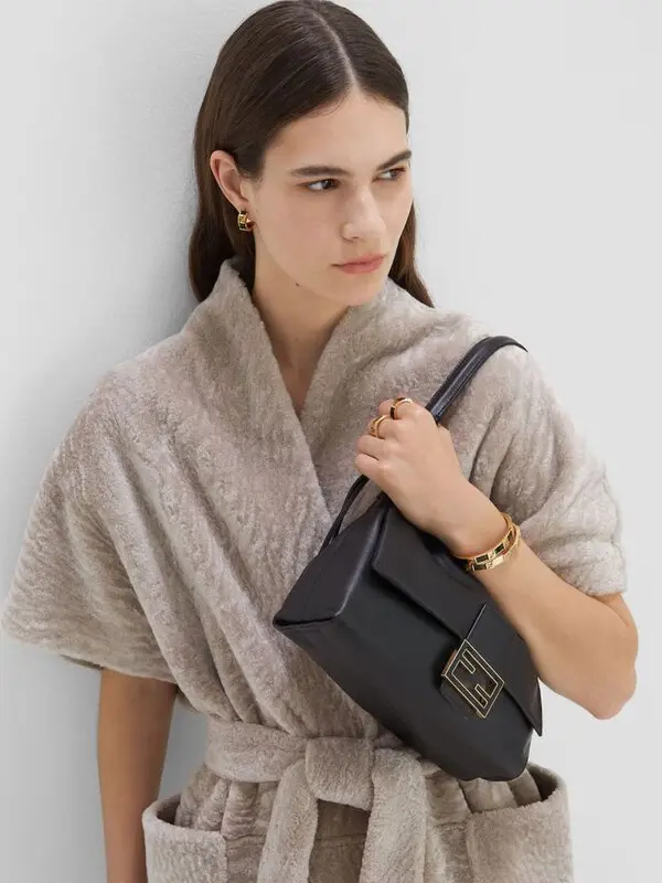 Fendi Mamma Baguette Medium Bag In Nappa Leather - Black