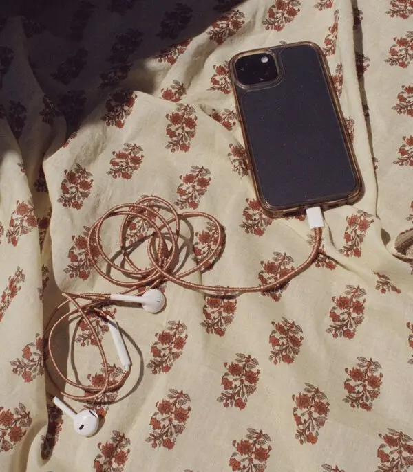DÔEN Le Pom Pom & Headphones