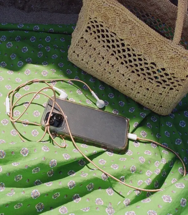 DÔEN Le Pom Pom & Headphones