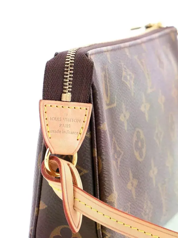 LOUIS VUITTON Monogram Canvas Pochette Accessoires Nm Clutch Bag
