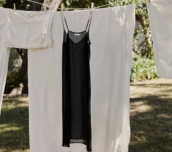 DÔEN Long Deep V-neck Slip - Black