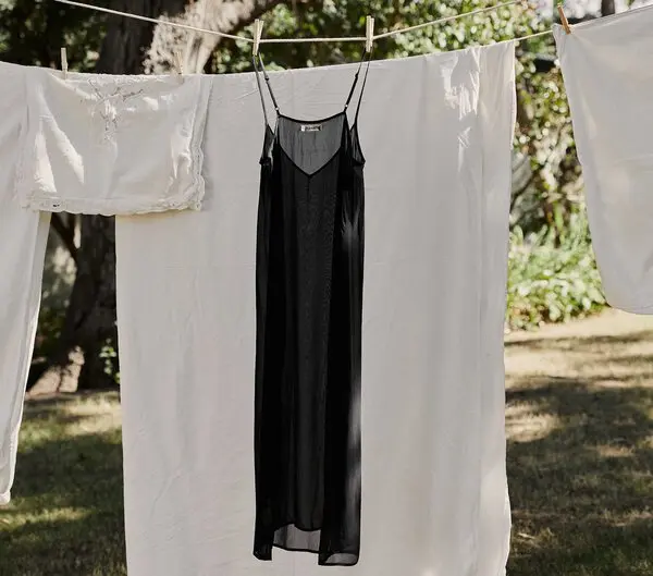 DÔEN Long Deep V-neck Slip - Black