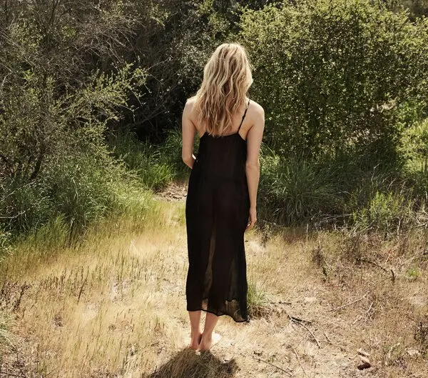 DÔEN Long Deep V-neck Slip - Black