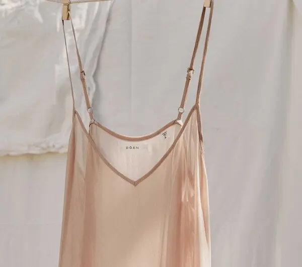 DÔEN Long Deep V-neck Slip - Conch