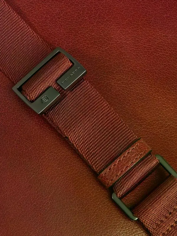 PIQUADRO Leather Messenger Bag