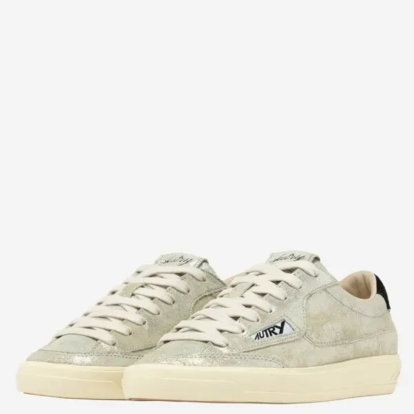 AUTRY Windscape Low Sneakers In Silver Laminated Suede - Red