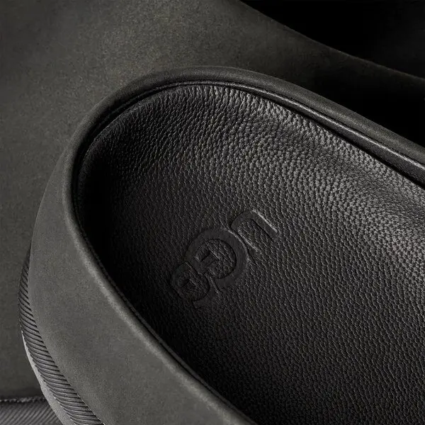 UGG Otzo Leather Clogs - Black