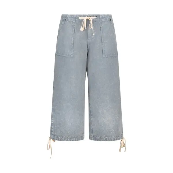 LOVE AND NOSTALGIA Capri Pants In Cement - Grey