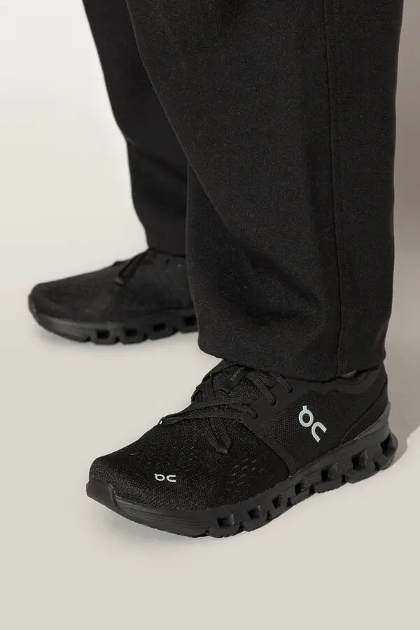 On Cloud X 4 Training Shoes - Black