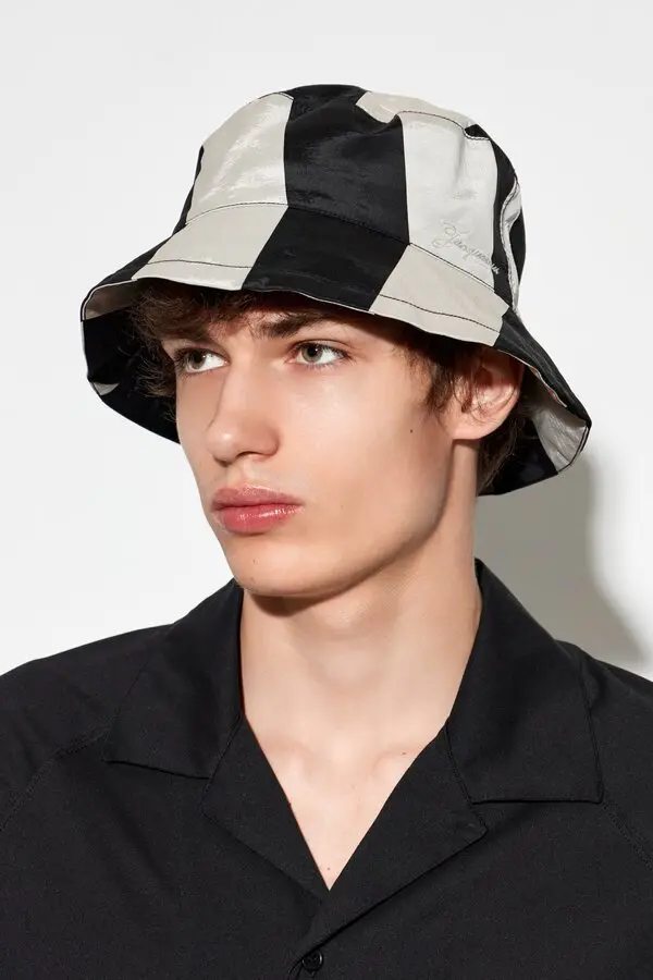 Jacquemus Bucket Hat With Embroidered Logo And Drawstring - Grey