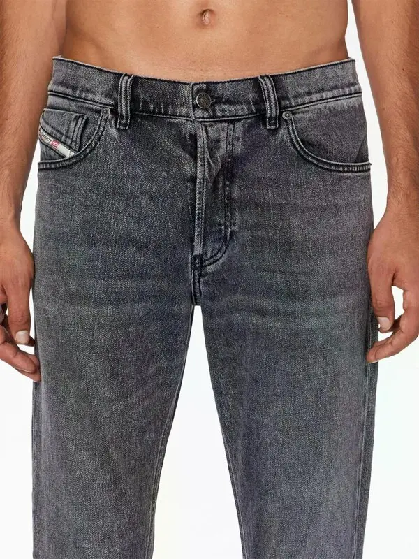 DIESEL® 1995 D-sark 09g81 Straight-leg Jeans
