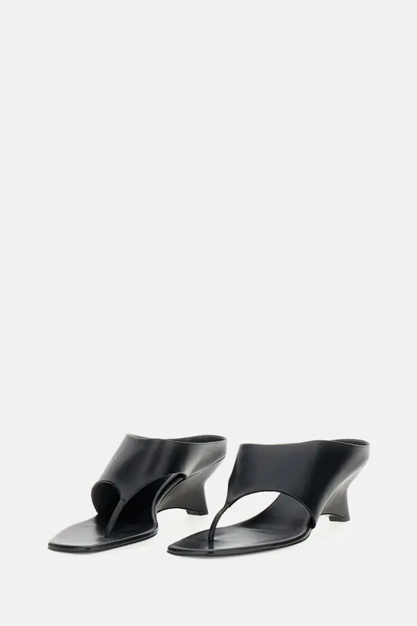 Khaite Marlow Mule 55 - Nero