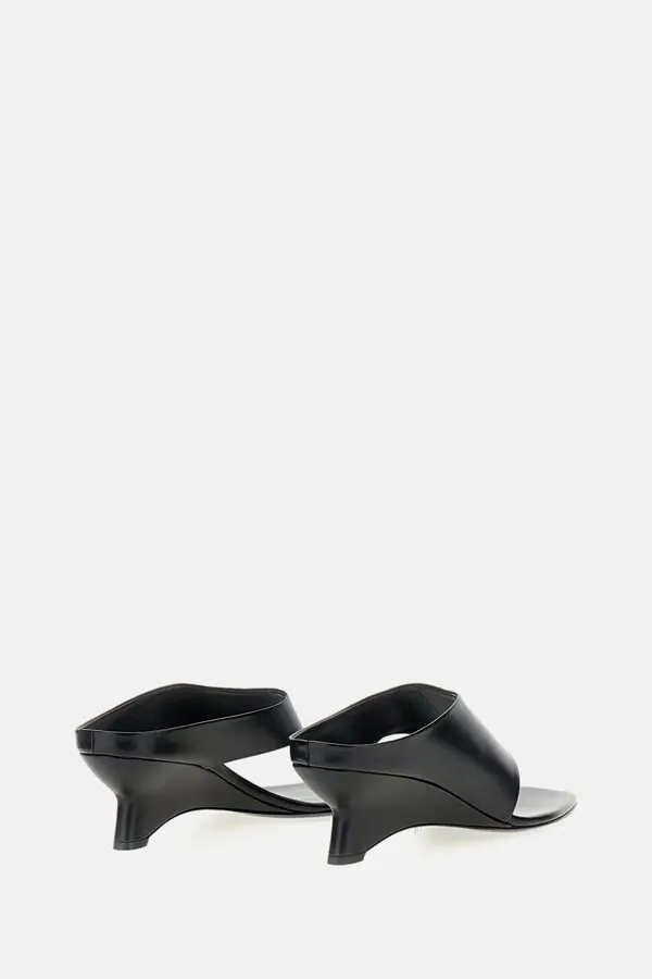 Khaite Marlow Mule 55 - Nero