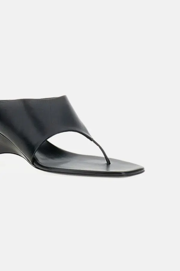 Khaite Marlow Mule 55 - Nero