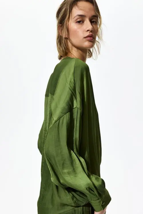 H&m Relaxed-fit Wrapover Blouse With V-neck And Dropped Shoulders