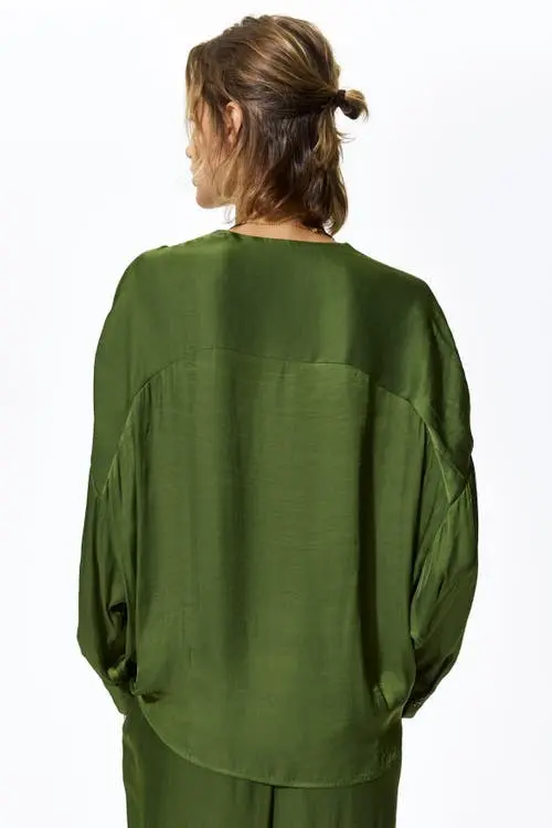 H&m Relaxed-fit Wrapover Blouse With V-neck And Dropped Shoulders