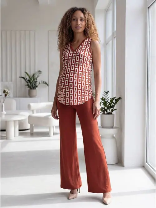 24SEVEN COMFORT APPAREL Maternity Geometric Print V-neck Top And Flared Pant Set