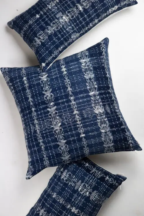 ARCHIVE NEW YORK Vintage Ikat Plaid Handwoven Cotton Throw Pillow - Blue