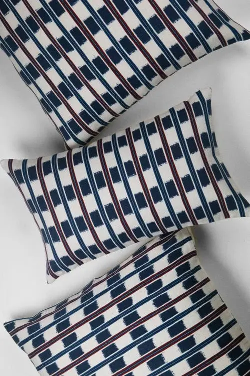 ARCHIVE NEW YORK Santiago Atitlan Jaspe Handwoven Throw Pillow - Blue