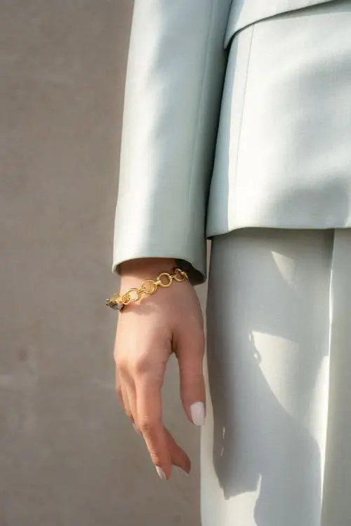 MLE Gentlewoman's Agreement Bracelet With Clasped-hand Motif - Duet