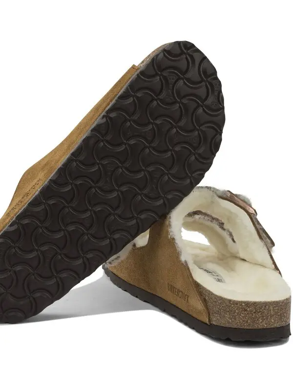 BIRKENSTOCK Arizona Low Suede Sandals With Lamb Fur Lining - Beige