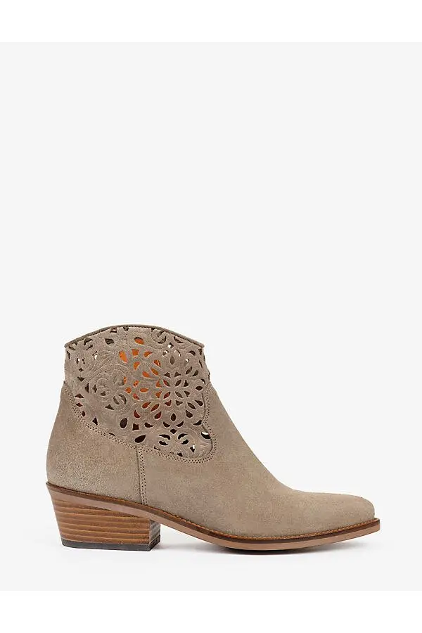 Penelope Chilvers Cassidy Cutout Ankle Boots - Camel