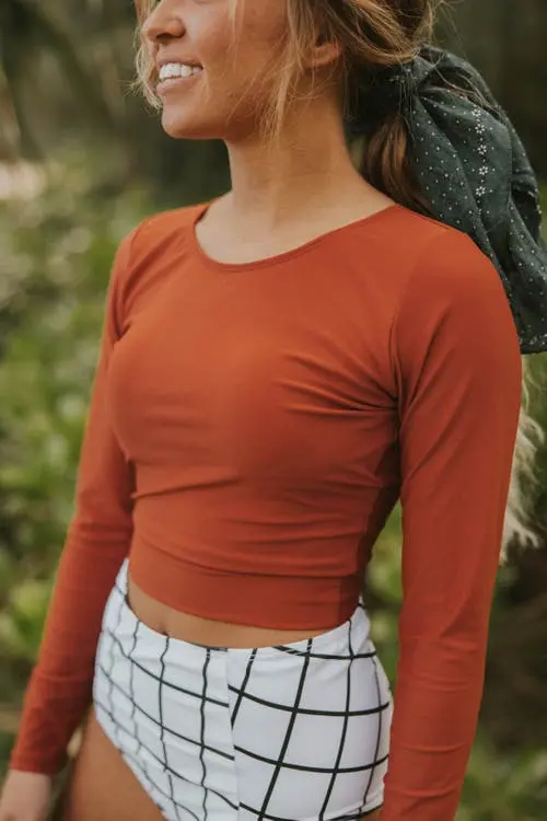 GEODE SWIMWEAR Kokkini Long Sleeve Rashguard Top