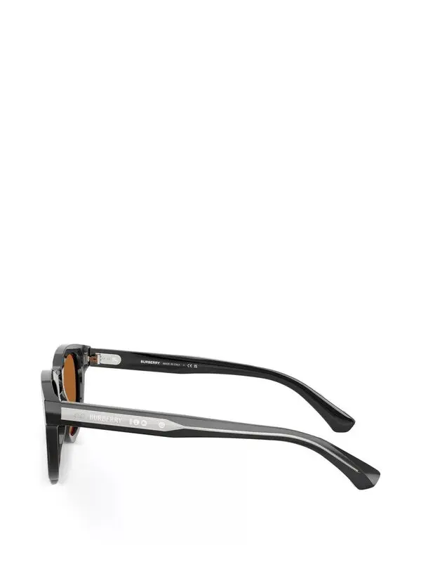 Burberry Round Frame Sunglasses With Logo Plaque