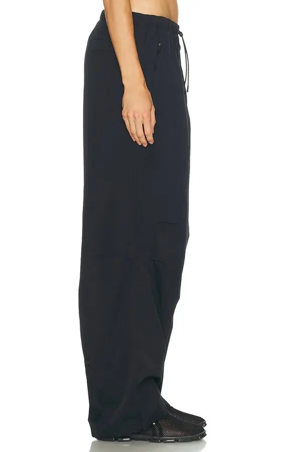 On Parachute Pant