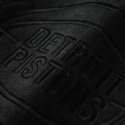Mitchell & Ness Detroit Pistons Phantom Cropped T-shirt