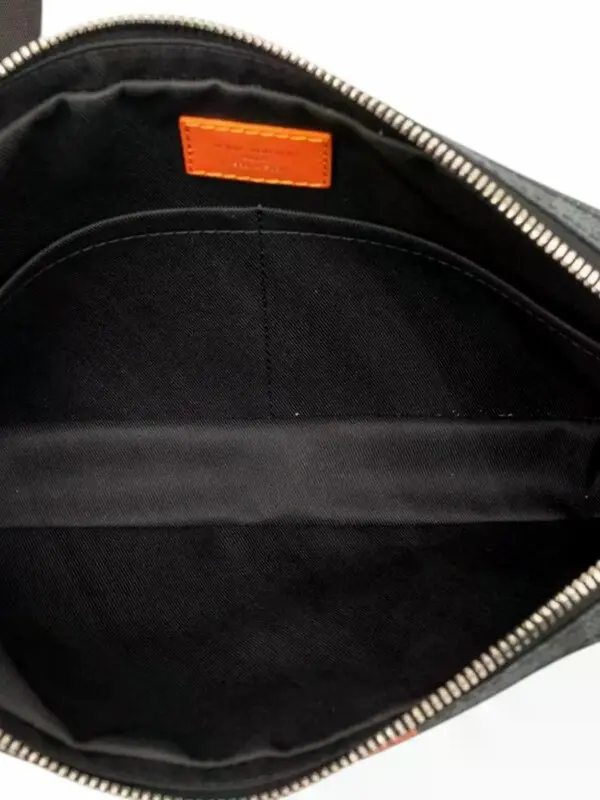 LOUIS VUITTON Damier Graphite Giant Alpha Messenger Bag