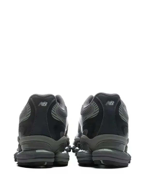 NEW BALANCE Abzorb 2000 Sneakers