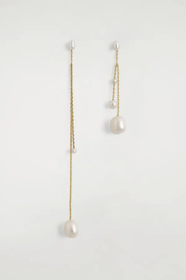 Cos Mismatched Chain Freshwater Pearl Earrings - White