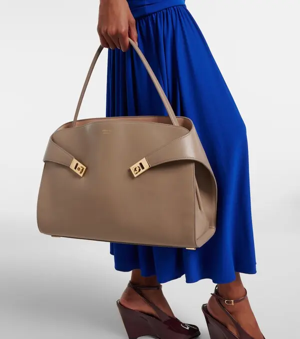 FERRAGAMO Hug Soft Medium Leather Shoulder Bag - Beige