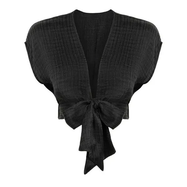 LILAMIE Sleeveless Resort Crop Top With Front Tie Detail