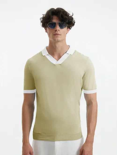 MOEVA Troy V-neck T-shirt With Contrast Trim