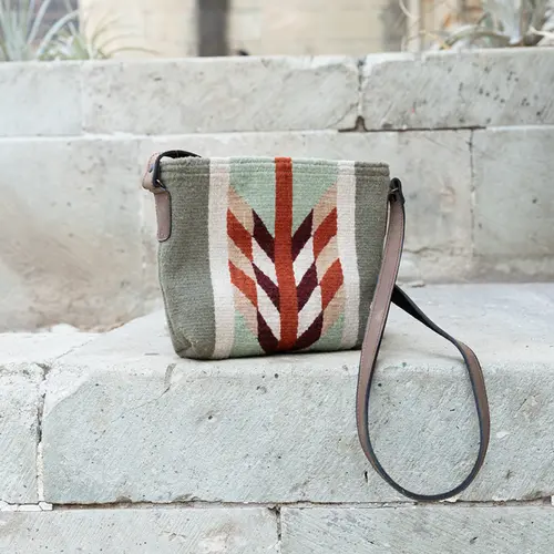 AMASOUK Tierra Verde Crossbody Bag