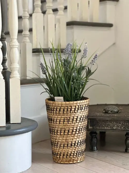 WICKER VILLAGE Planter