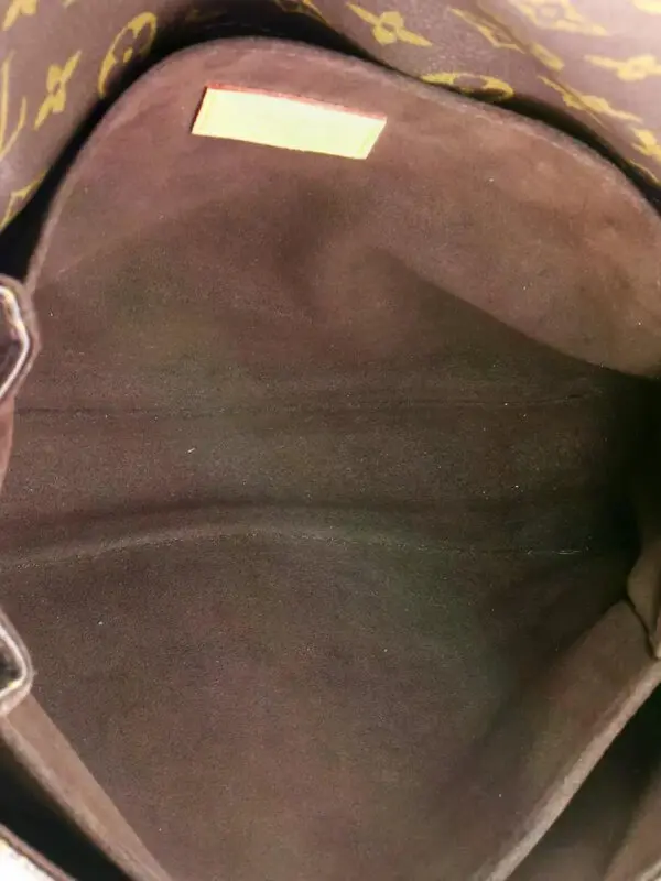 LOUIS VUITTON Pochette Metis Monogram Canvas Crossbody Bag