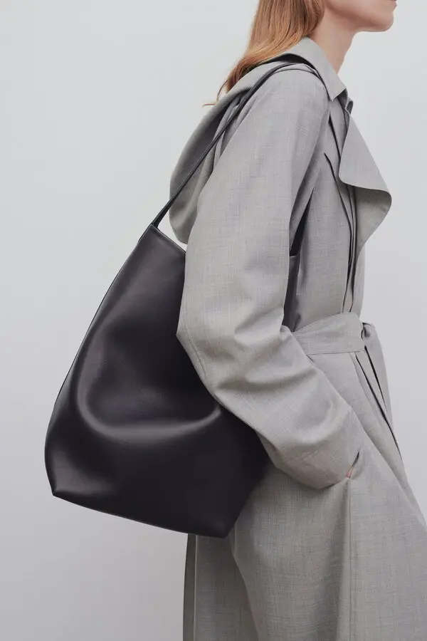 THE ROW Large N/s Park Tote Bag - Black