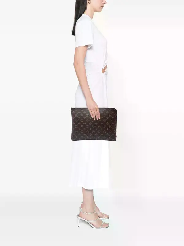 LOUIS VUITTON Monogram Etui Voyage Mm Clutch Bag