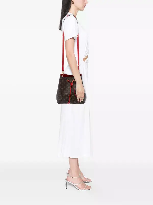 LOUIS VUITTON Monogram Neonoe Mm Bucket Bag